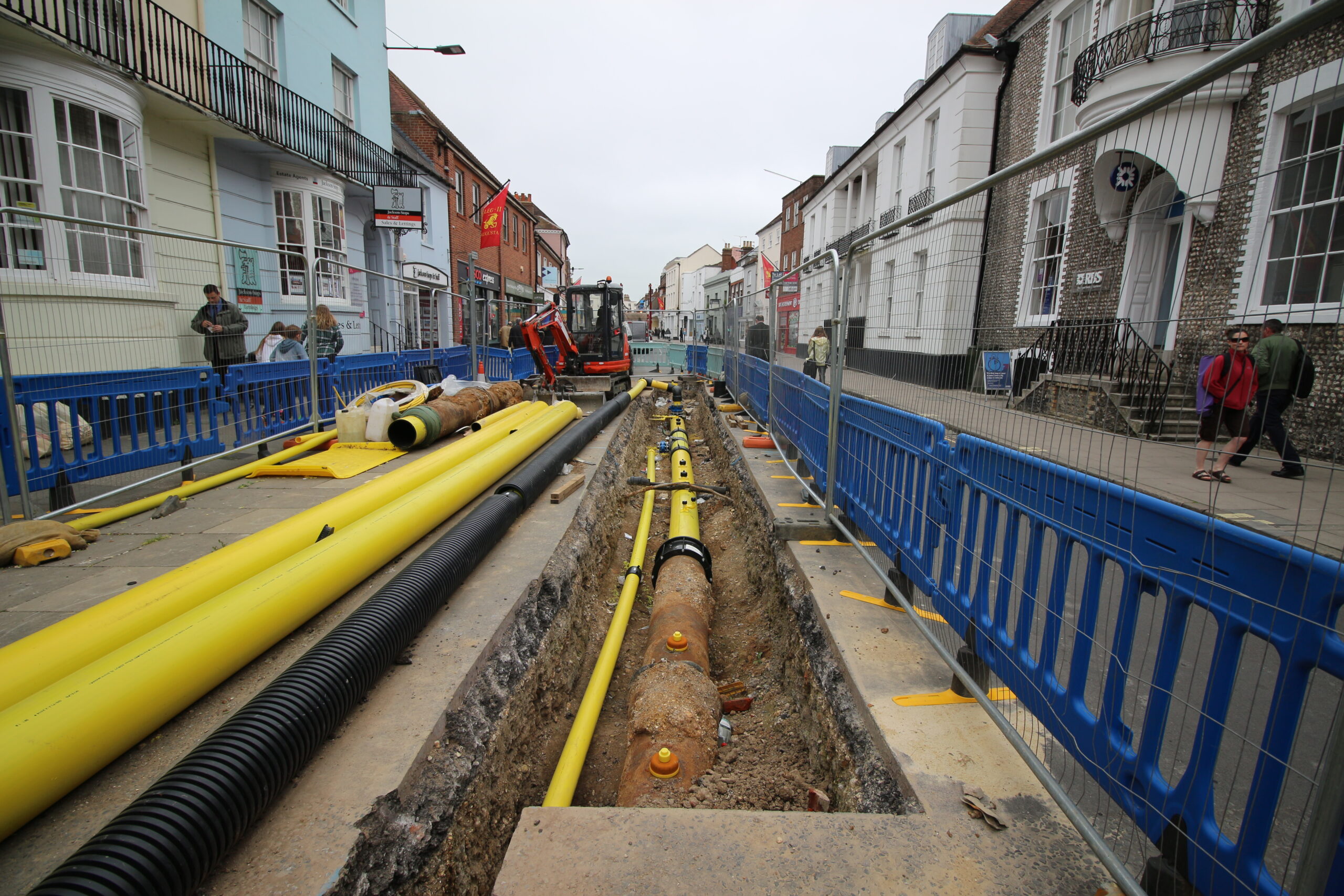 200m of aging gas pipe replaced on busy South Street, Chichester ...
