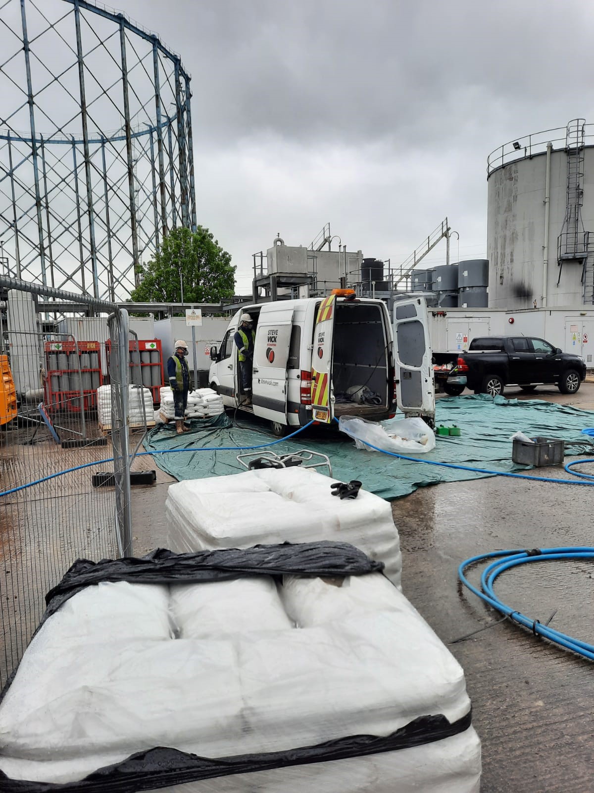 SVI fill over 100m of decommissioned gas main in Croydon - Steve Vick ...
