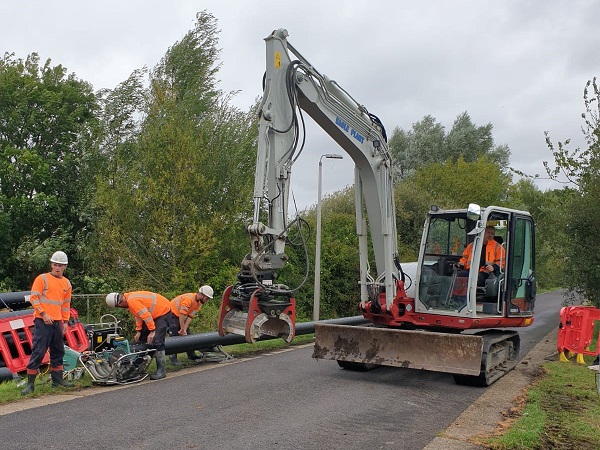Wessex Water Use SVI Pipe Handler - Steve Vick International